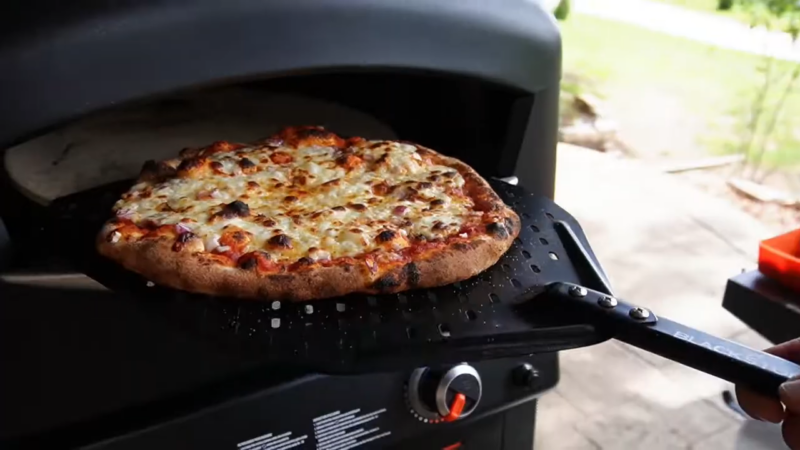 Delicious Homemade Pizza Recipe for Your Blackstone Griddle - Uncle Als ...